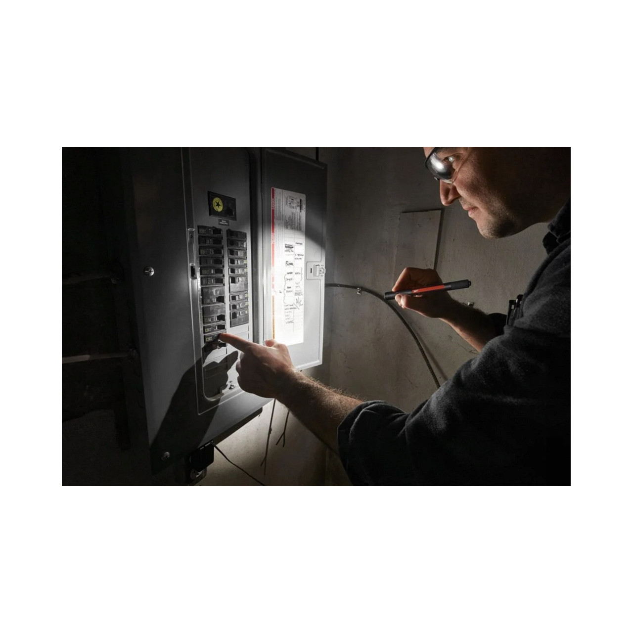 4933478705 IRPL250 LAMPA AKUMULATOROWA MILWAUKEE